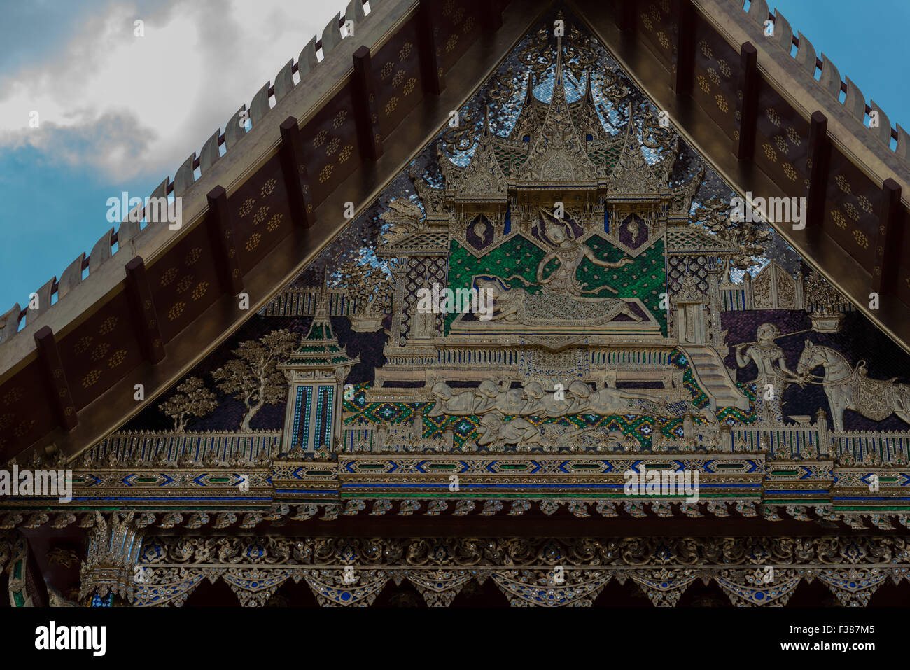 Bangkok roof hi-res stock photography and images - Alamy