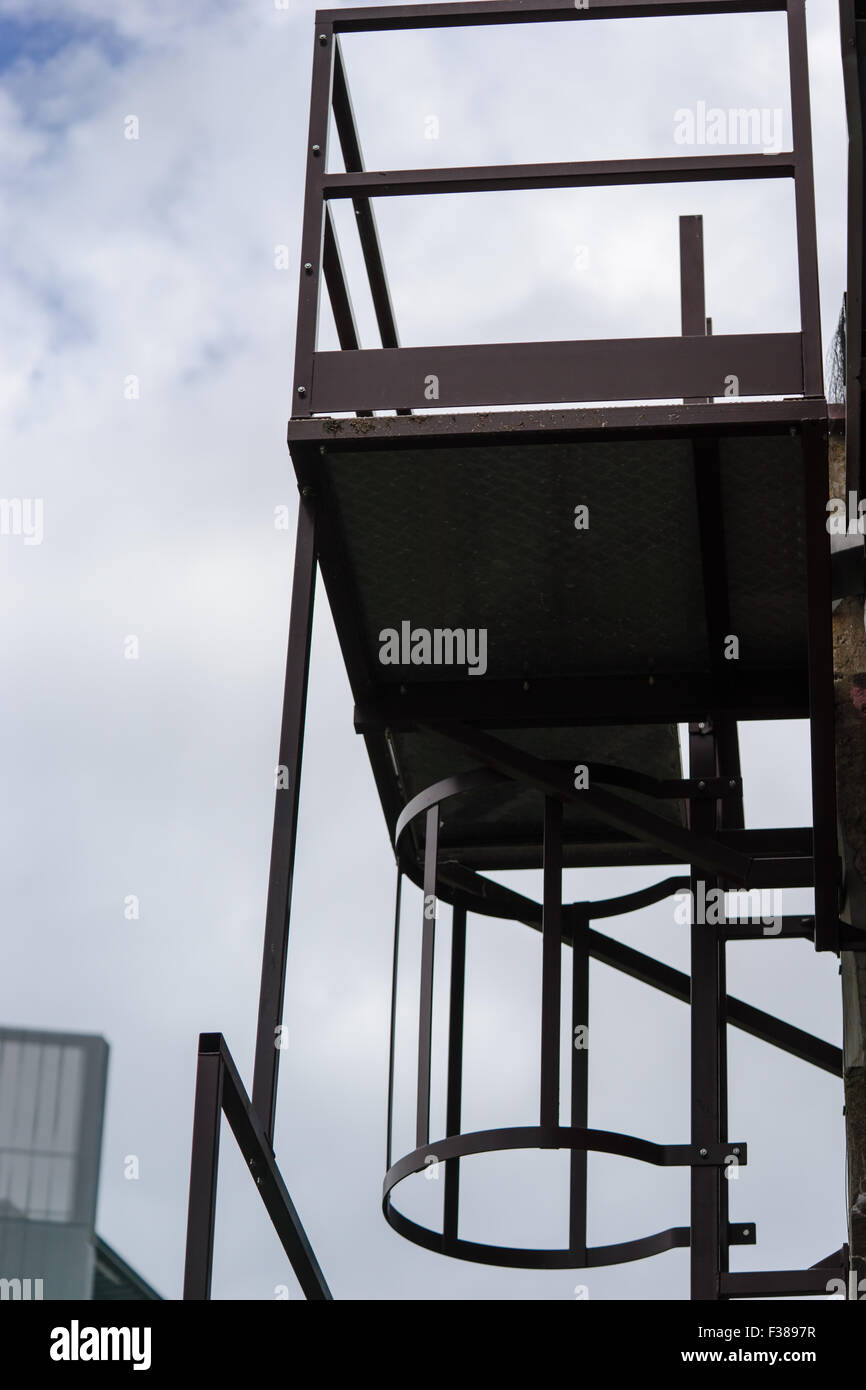 Metal safety railings hi-res stock photography and images - Alamy