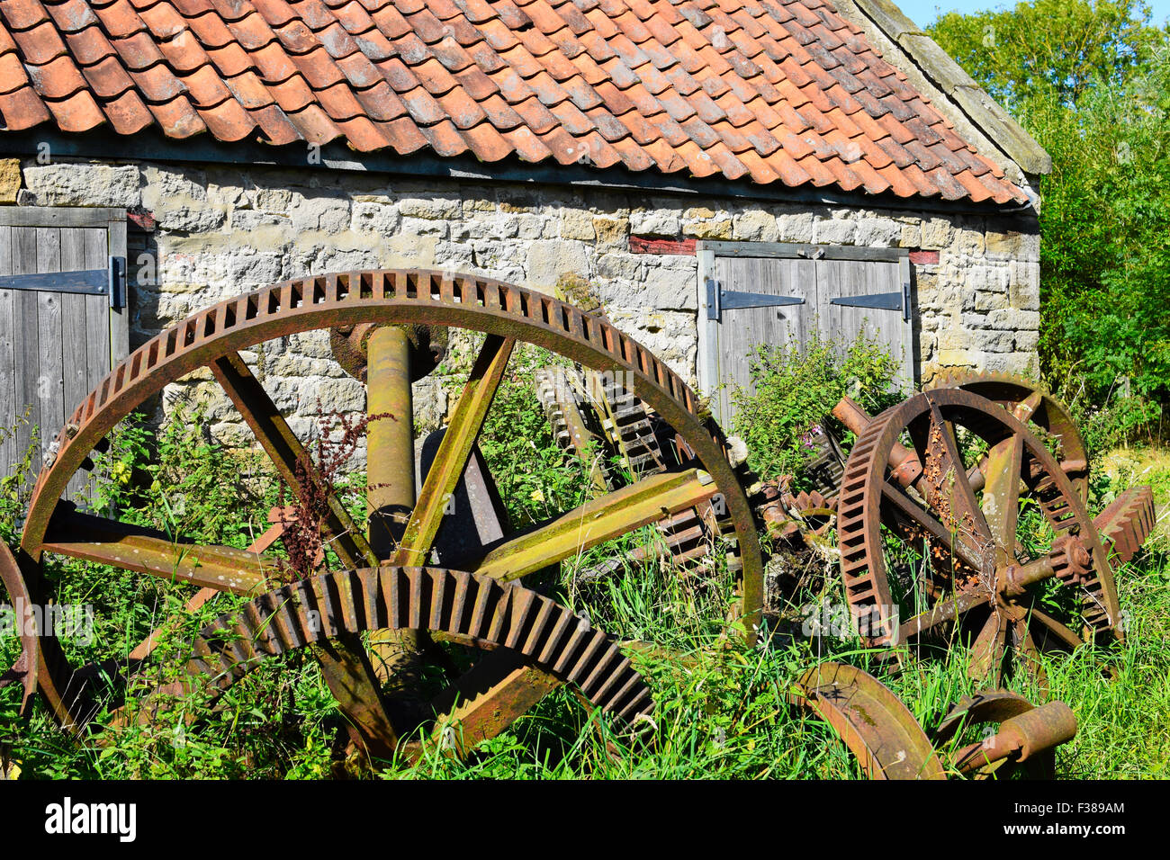 Derelict mill hi-res stock photography and images - Alamy