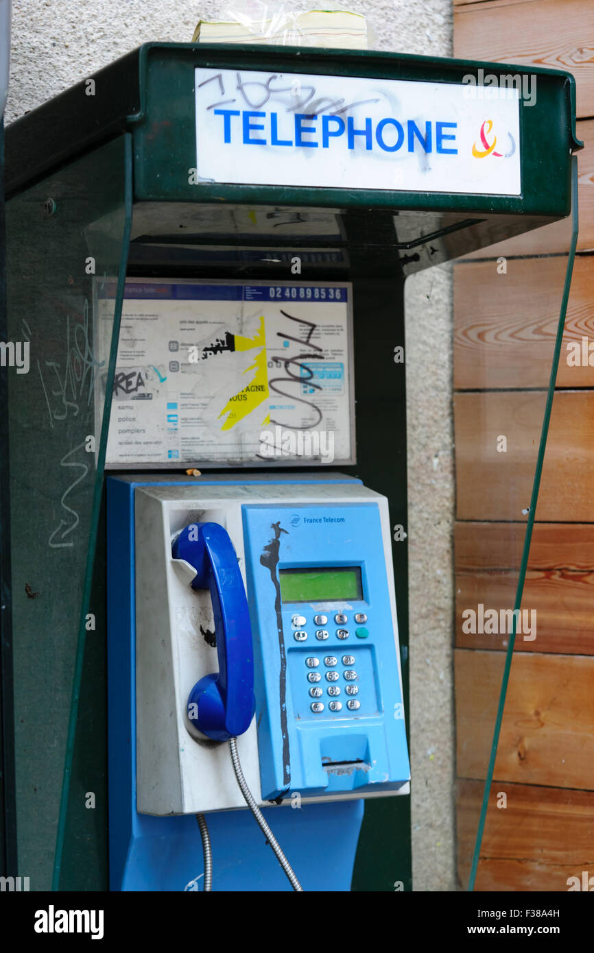 Public telephone hi-res stock photography and images - Alamy