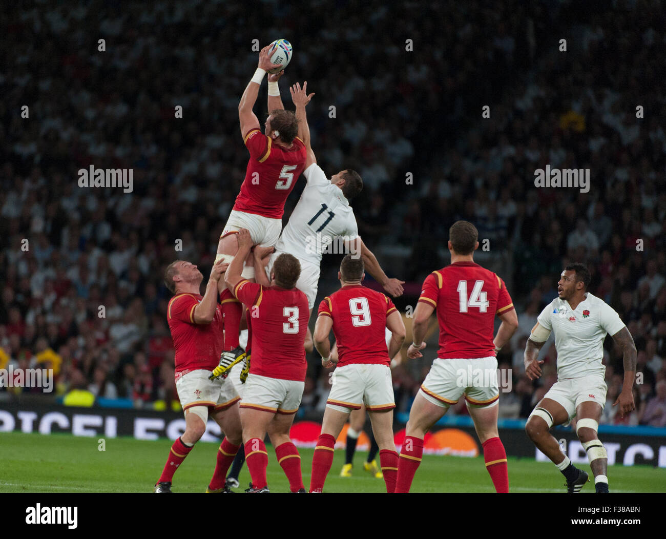 Alun wyn jones wales hi-res stock photography and images - Alamy