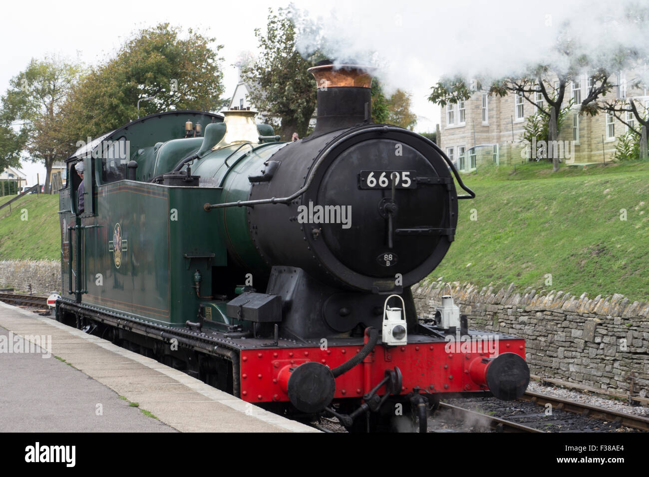 The GWR 5600 Class is a class of 0-6-2T steam locomotive built between ...