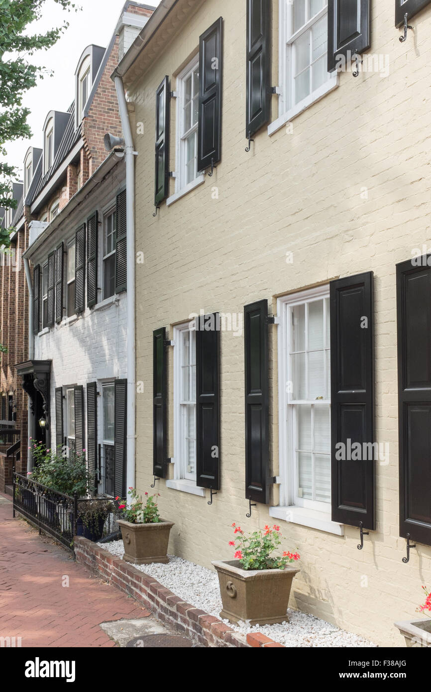 Row Townhouses Stock Photos & Row Townhouses Stock Images - Alamy