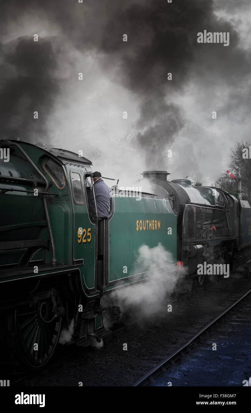 Schools class locomotive hi-res stock photography and images - Alamy