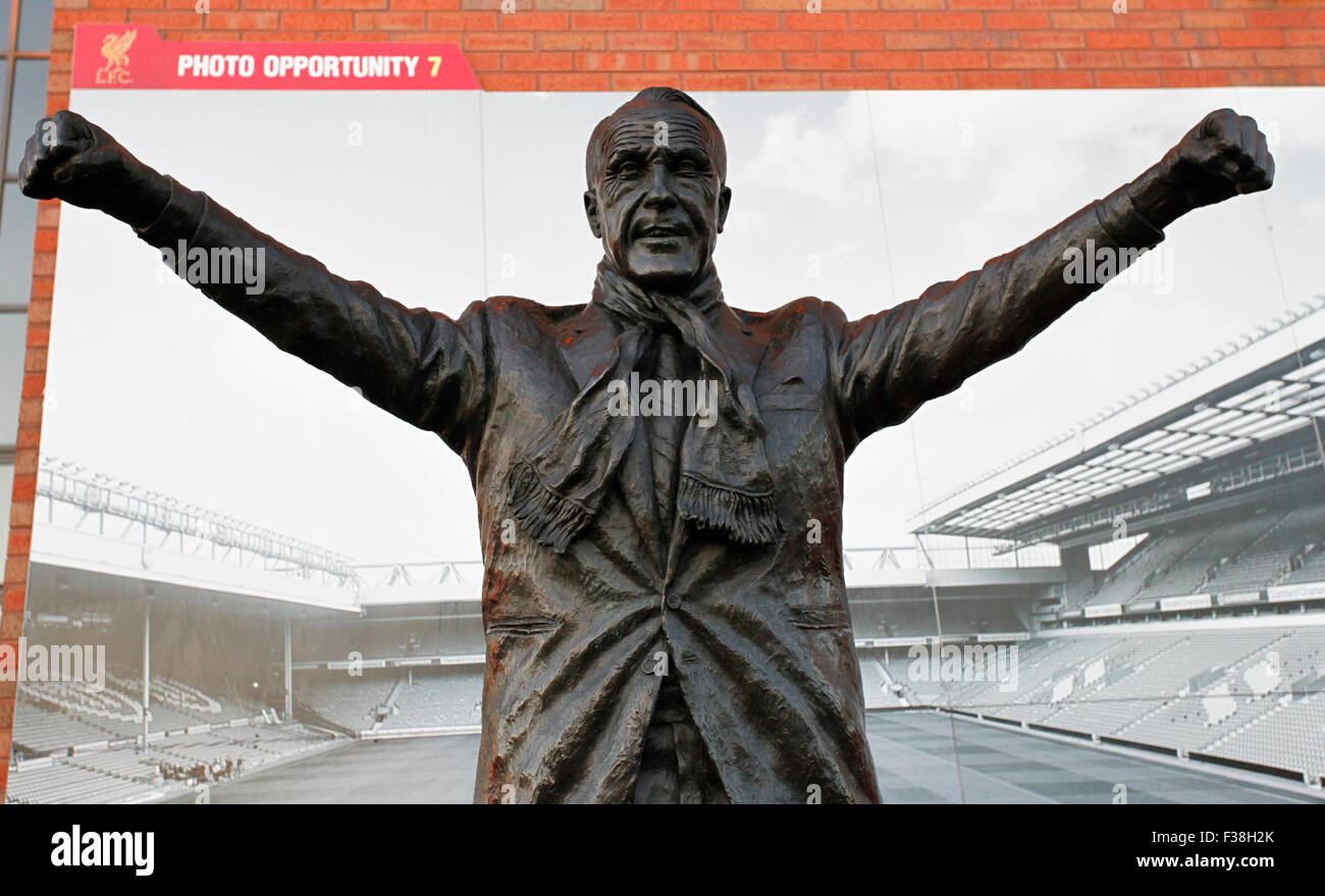 Bill shankly statue liverpool fc hi-res stock photography and images ...