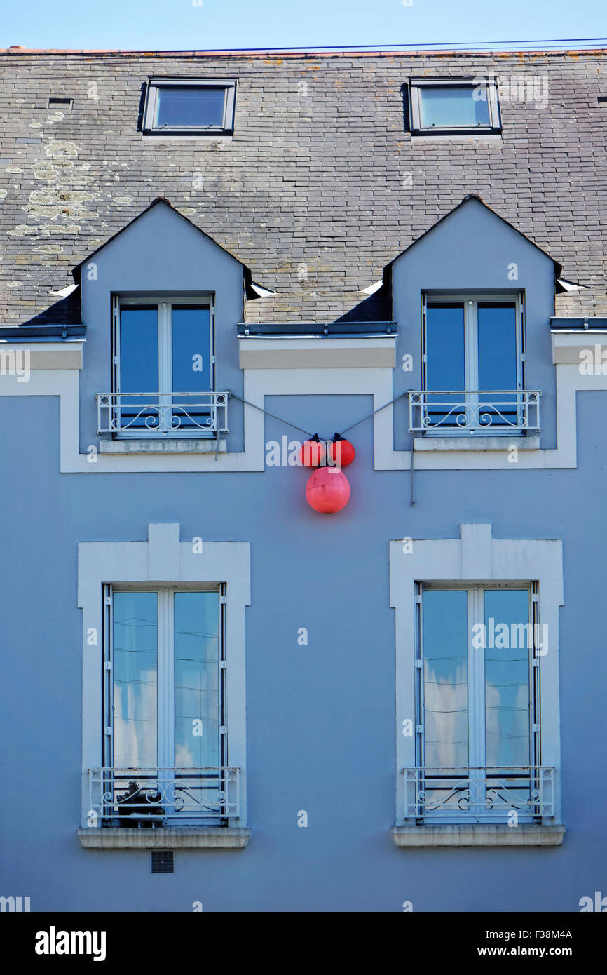 House floats hi-res stock photography and images - Alamy