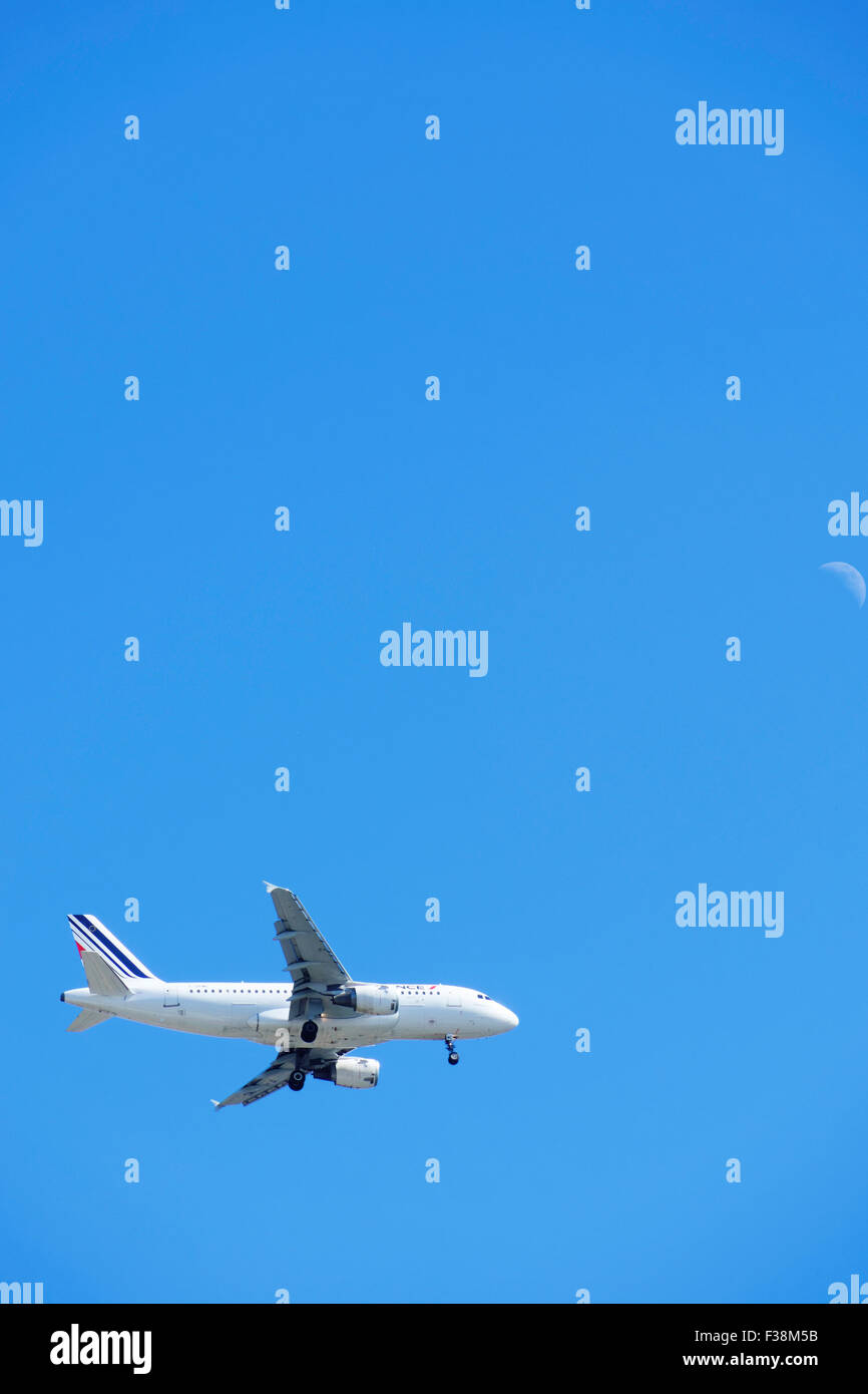 Airplane jet plane hi-res stock photography and images - Alamy