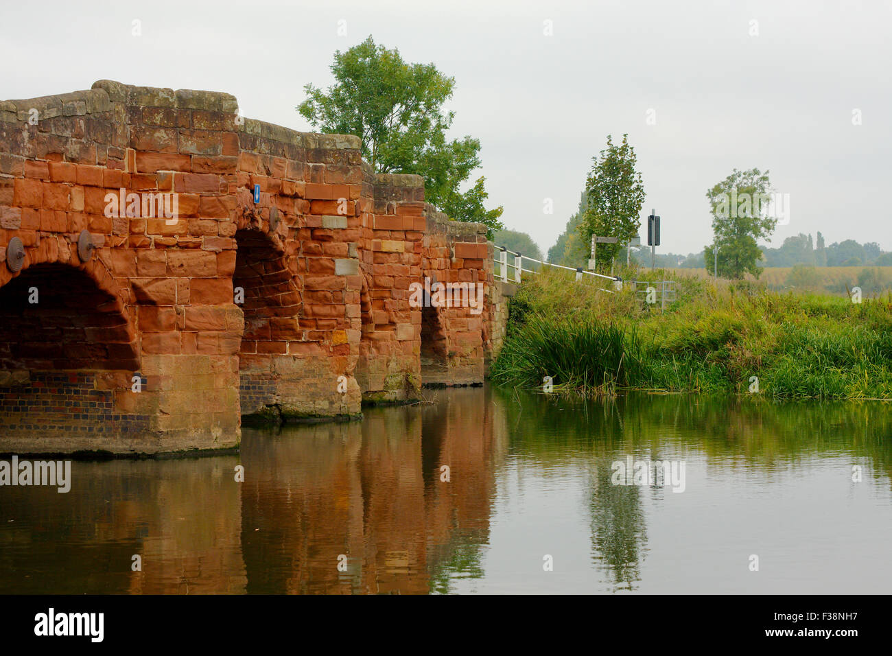 Eckington Bridge, over the River Avon in Worcestershire Stock Photo - Alamy