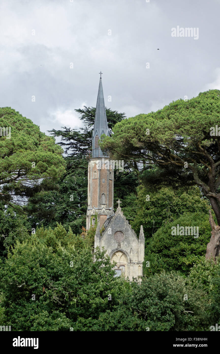 Small french church hi-res stock photography and images - Alamy