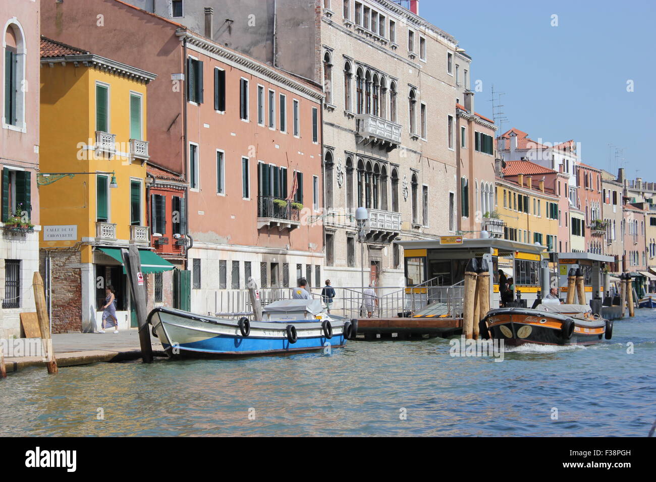 Experience venice in a gondola hi-res stock photography and images - Alamy