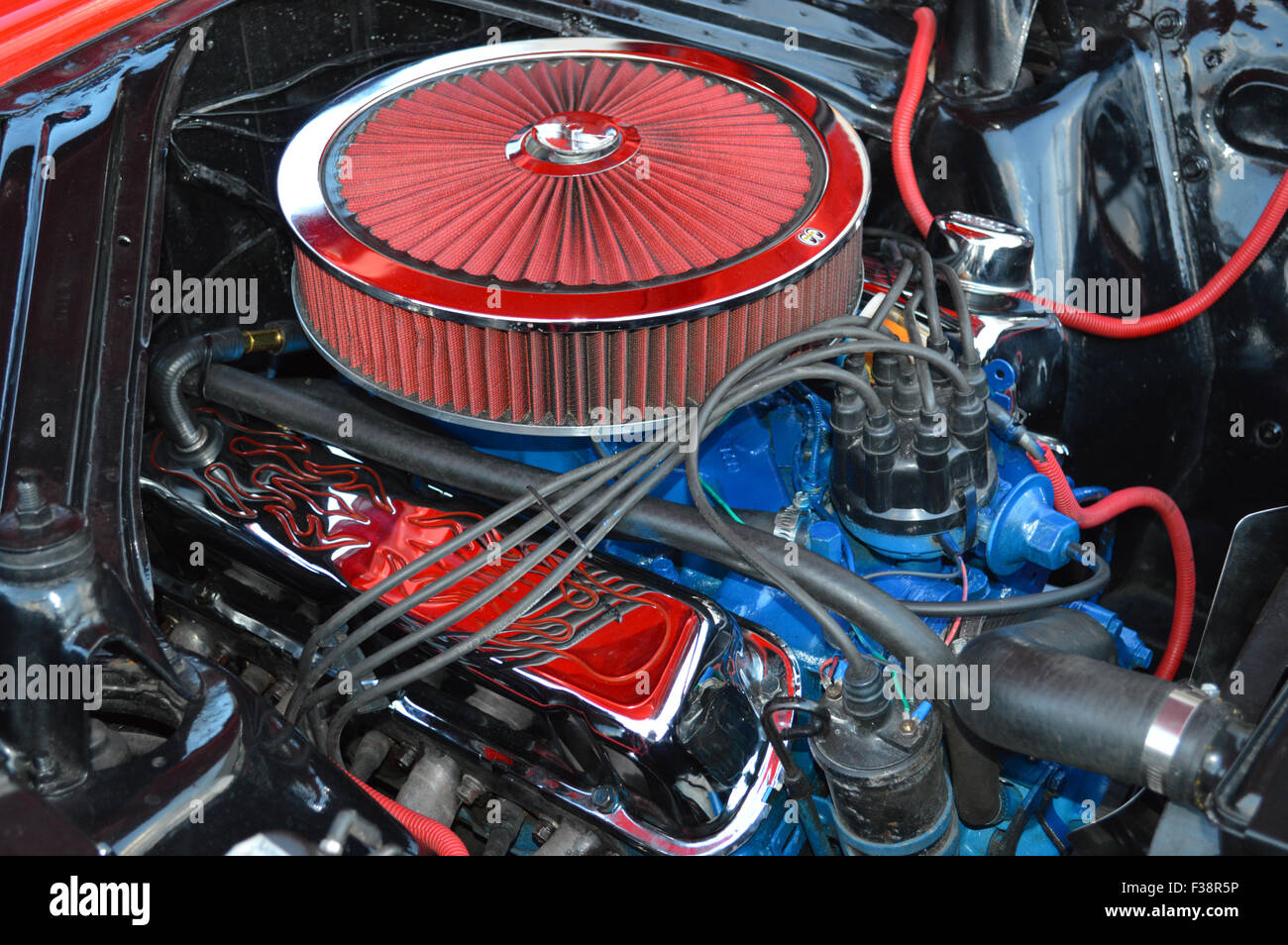 Vintage ford v8 motor car hi-res stock photography and images - Alamy