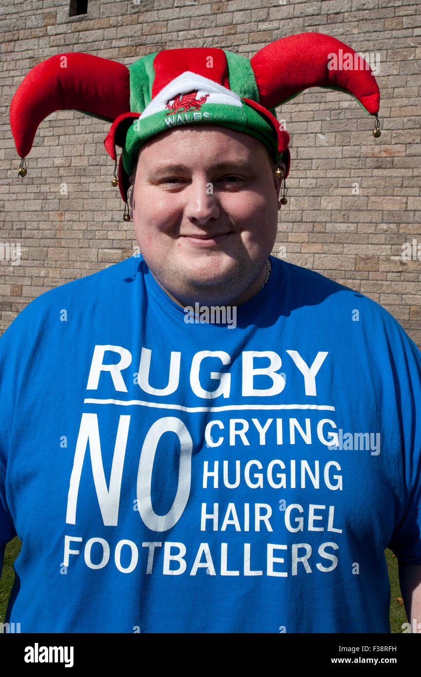 Cardiff, UK. 1st October, 2015. Supporters flock to Cardiff to support ...