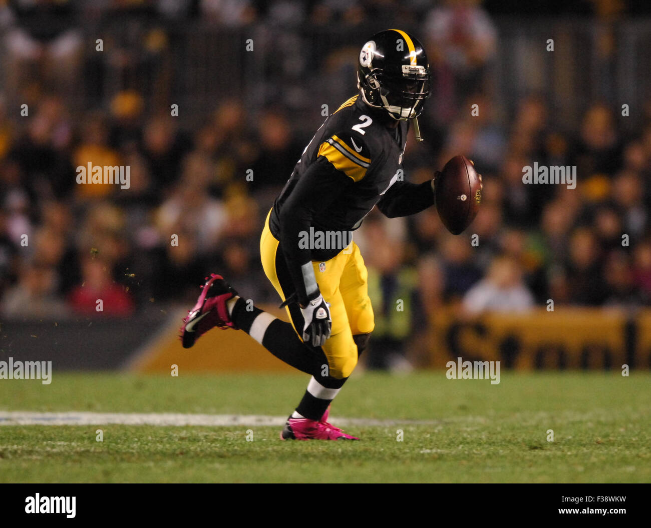 Pittsburgh, PA., USA. 1st October, 2015. Mike Vick #2 during the ...