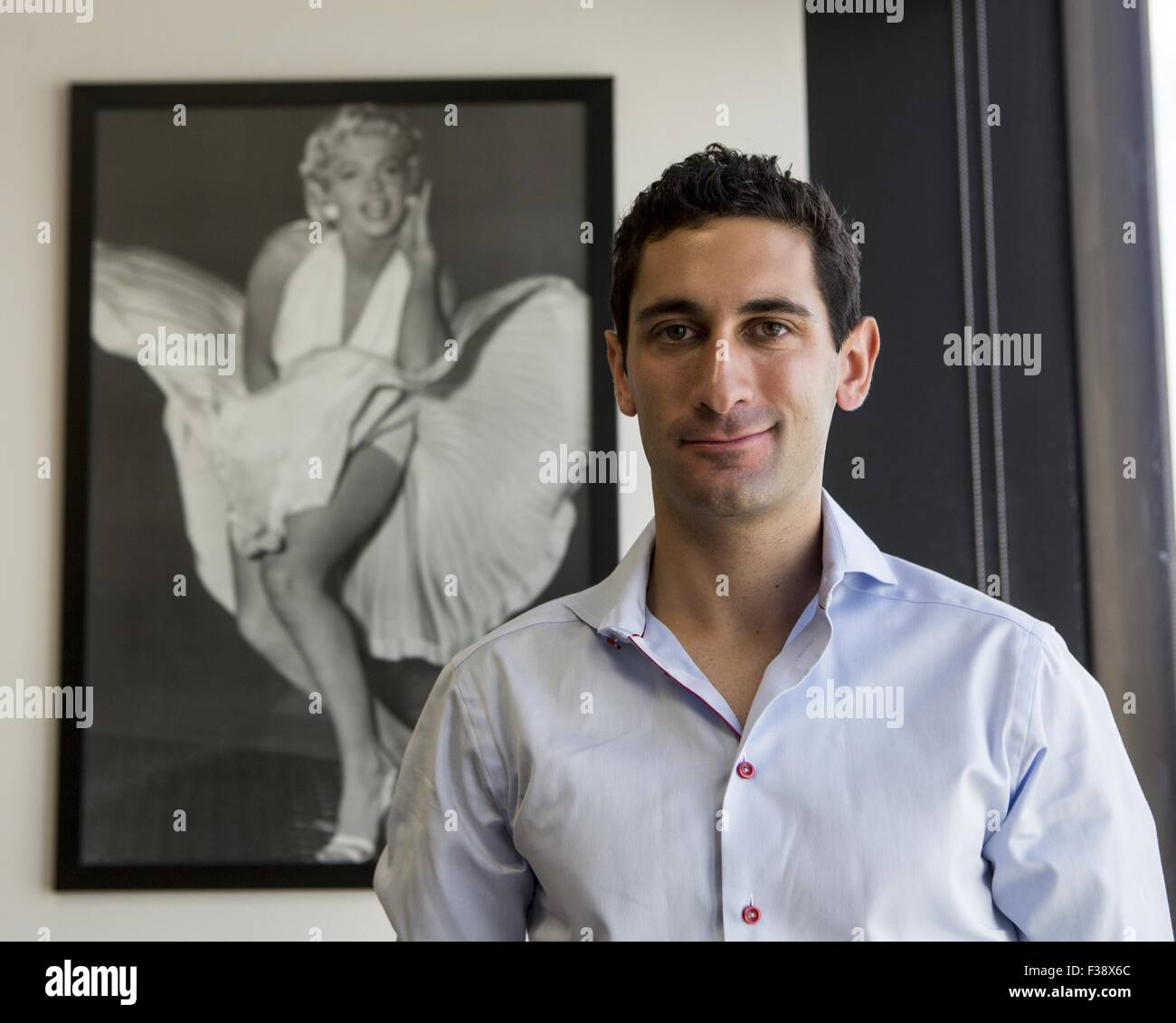 Crowds on demand hi-res stock photography and images - Alamy