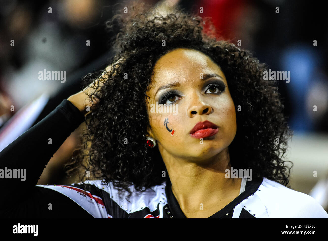 Cincinnati bearcats cheerleader hi-res stock photography and images - Alamy
