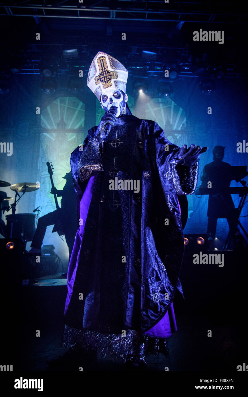 Toronto, Ontario, Canada. 1st Oct, 2015. Vocalist PAPA EMERITUS III of ...