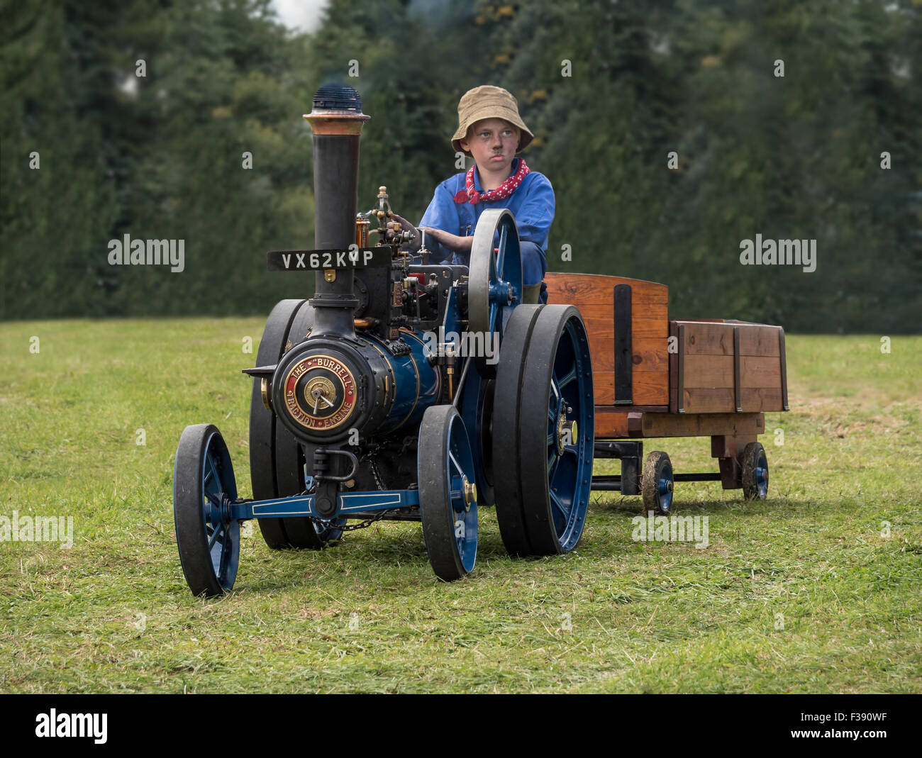 Antique steam engine model hi-res stock photography and images - Alamy
