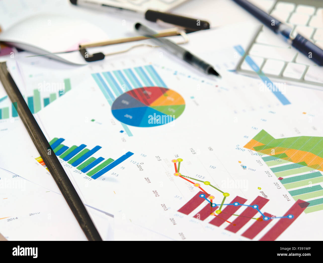 analyzing report, business performance concept Stock Photo - Alamy