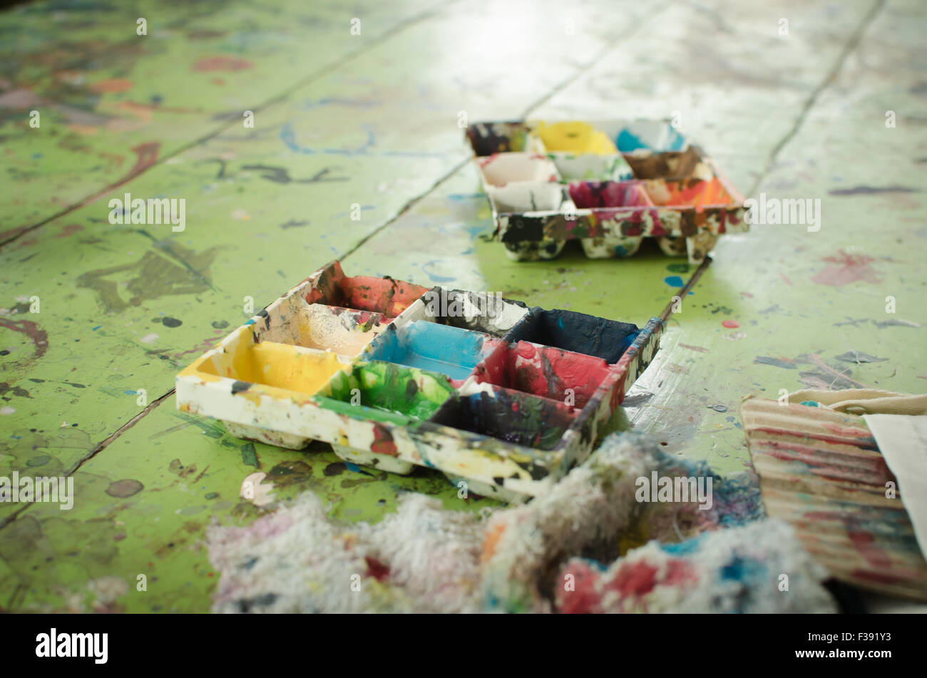 Watercolor tray on a wooden table Stock Photo - Alamy