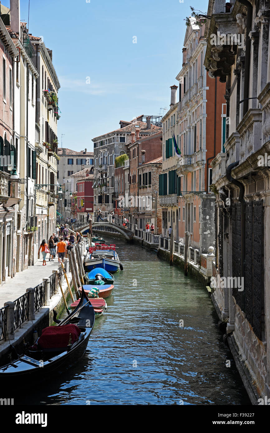 Venice small boats hi-res stock photography and images - Alamy