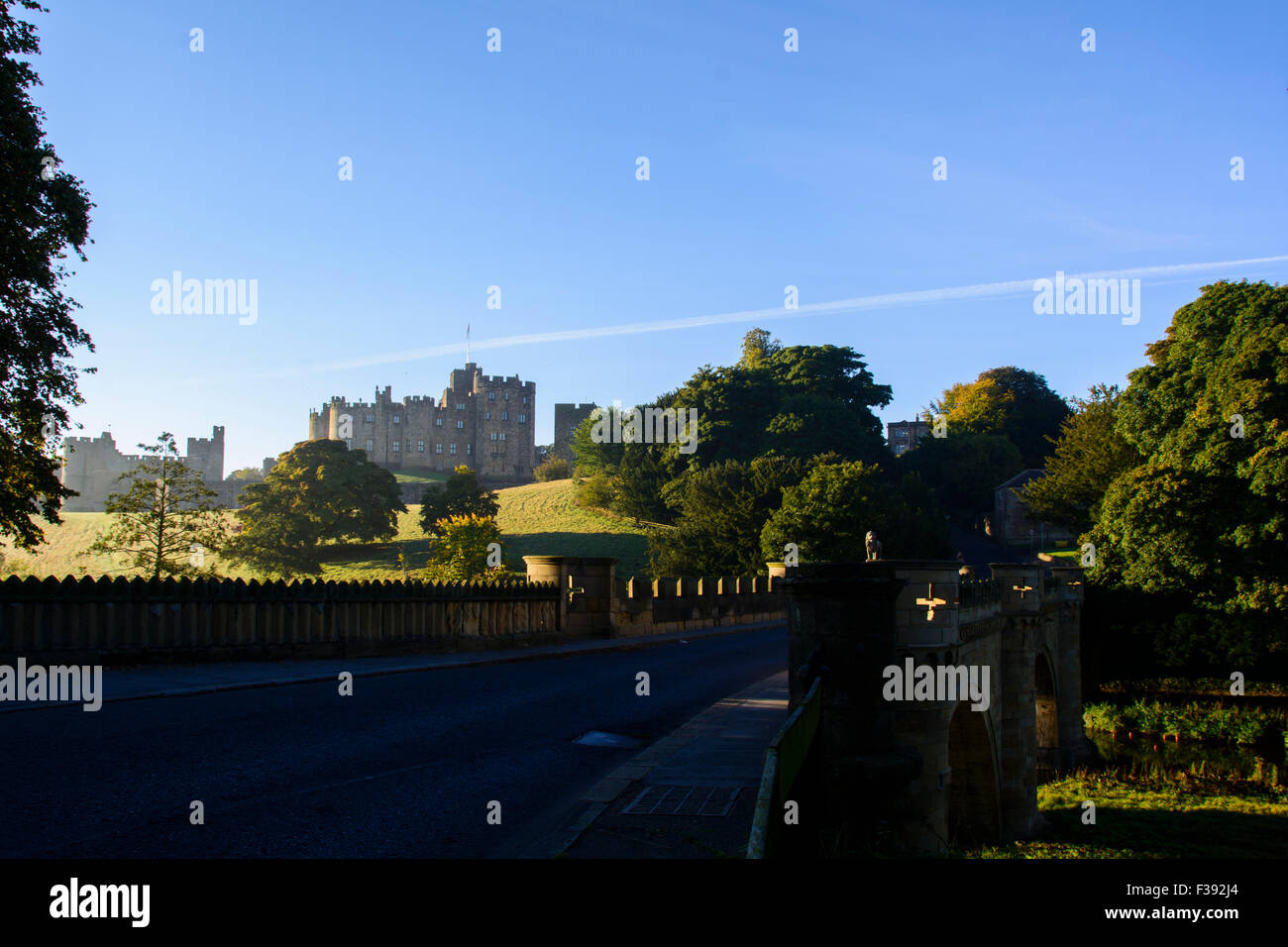 Lion bridge river aln hi-res stock photography and images - Alamy