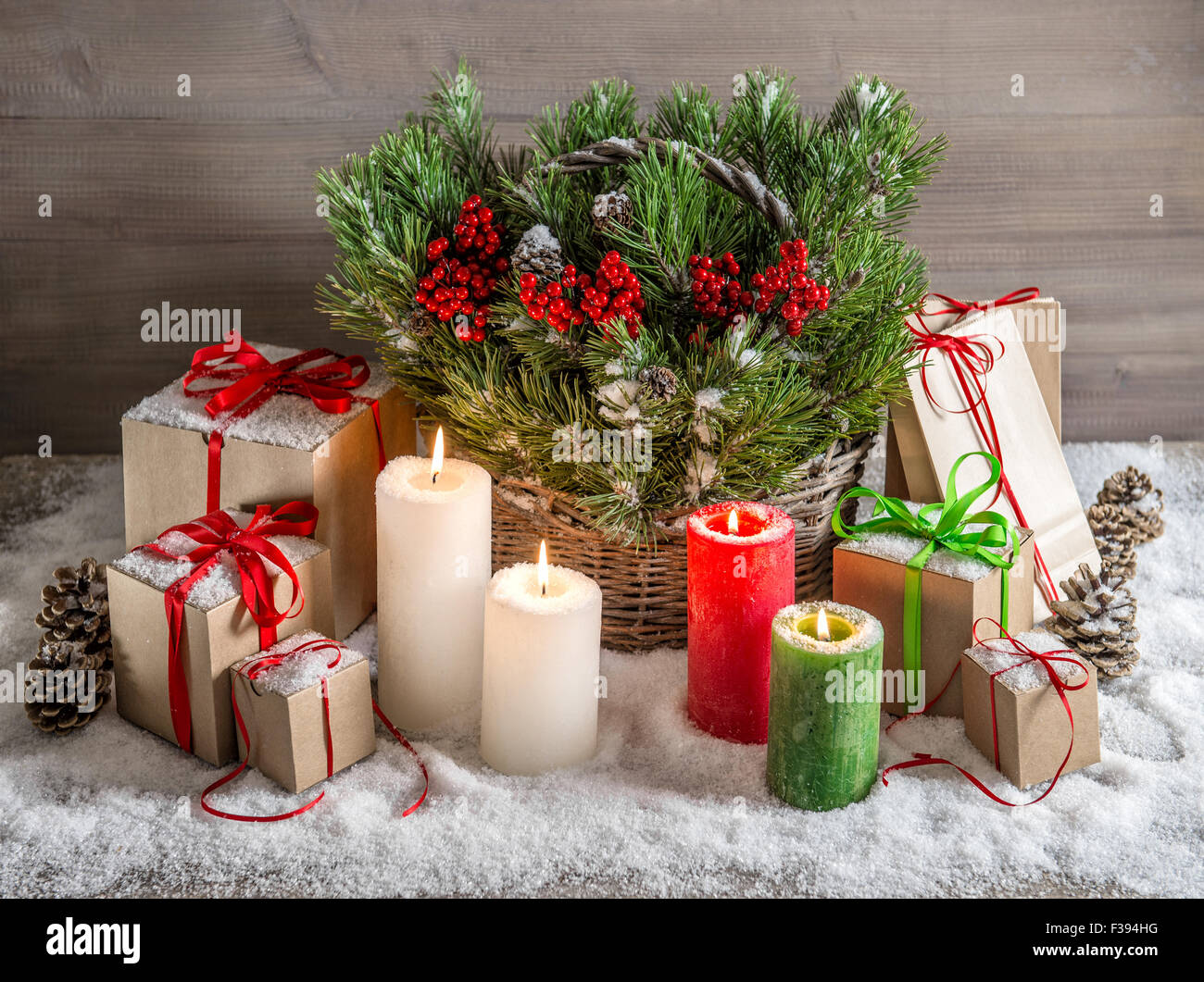 Decorated christmas gift box hi-res stock photography and images - Alamy