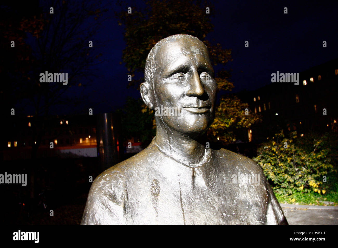 Portrait of bertolt brecht hi-res stock photography and images - Alamy