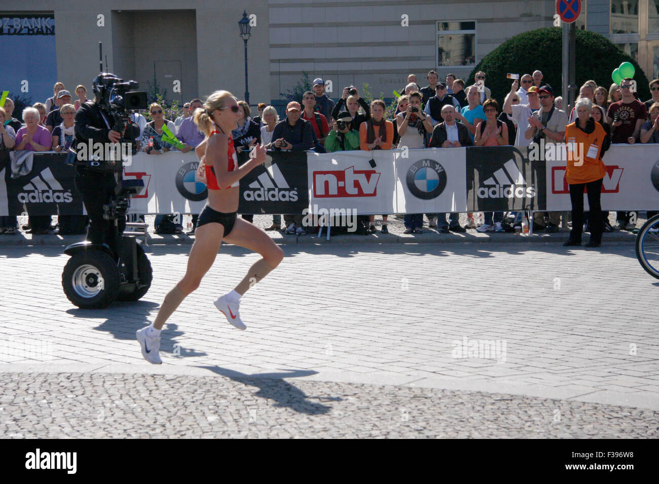 Paula radcliffe hi-res stock photography and images - Alamy