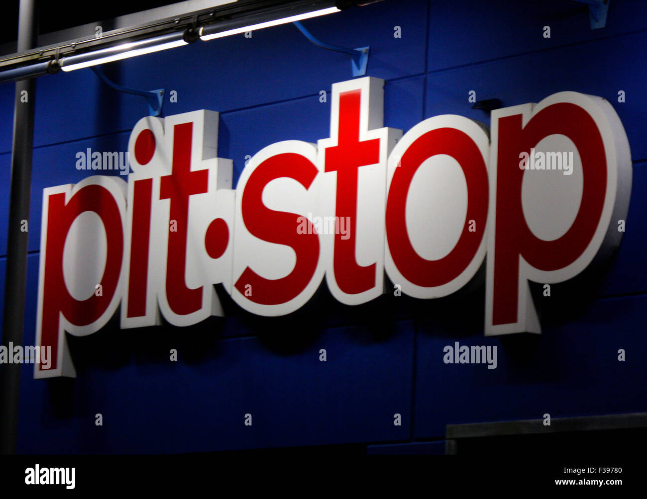 Pit stop hi-res stock photography and images - Alamy