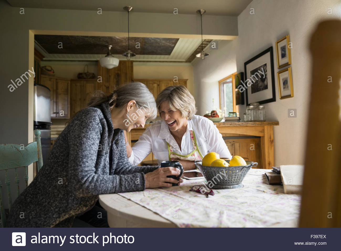 Coffee laughing table hi-res stock photography and images - Alamy