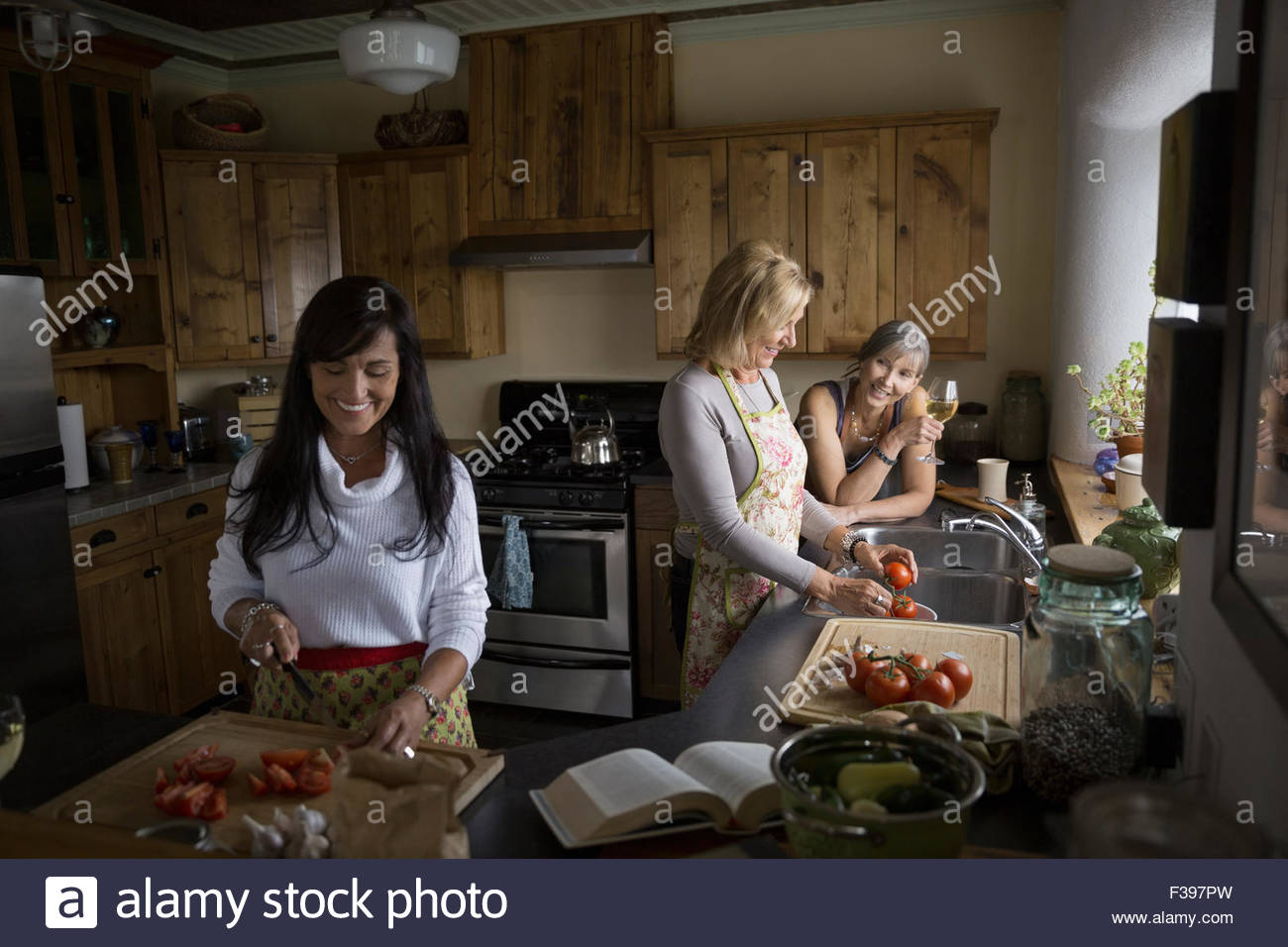 Do the cooking hi-res stock photography and images - Alamy