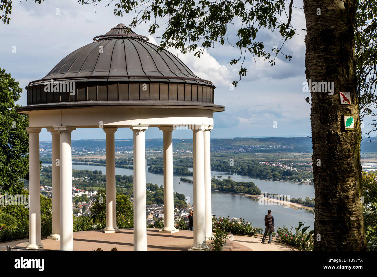 Niederwald memorial, statue of Germania, overlooking the Rhine valley ...