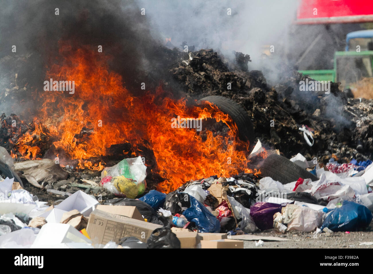 Burning garbage hi-res stock photography and images - Alamy