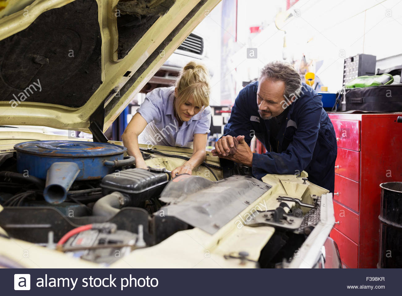Fixing engine hi-res stock photography and images - Alamy