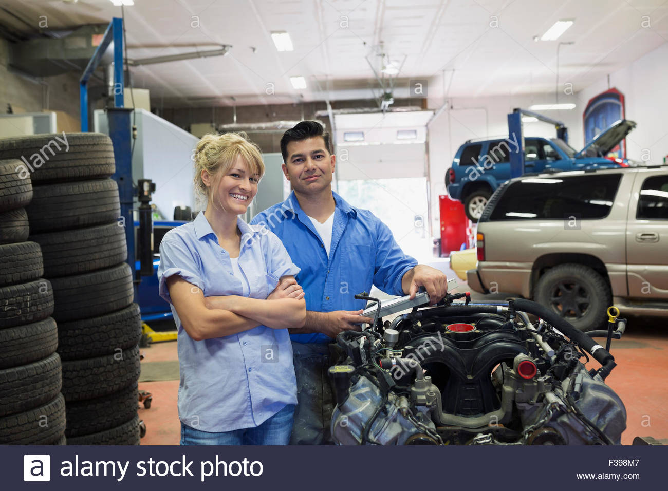Car mechanics portrait hi-res stock photography and images - Alamy