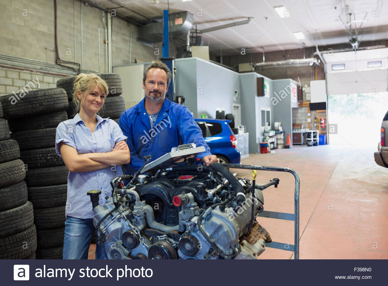 Portrait mechanic hi-res stock photography and images - Alamy
