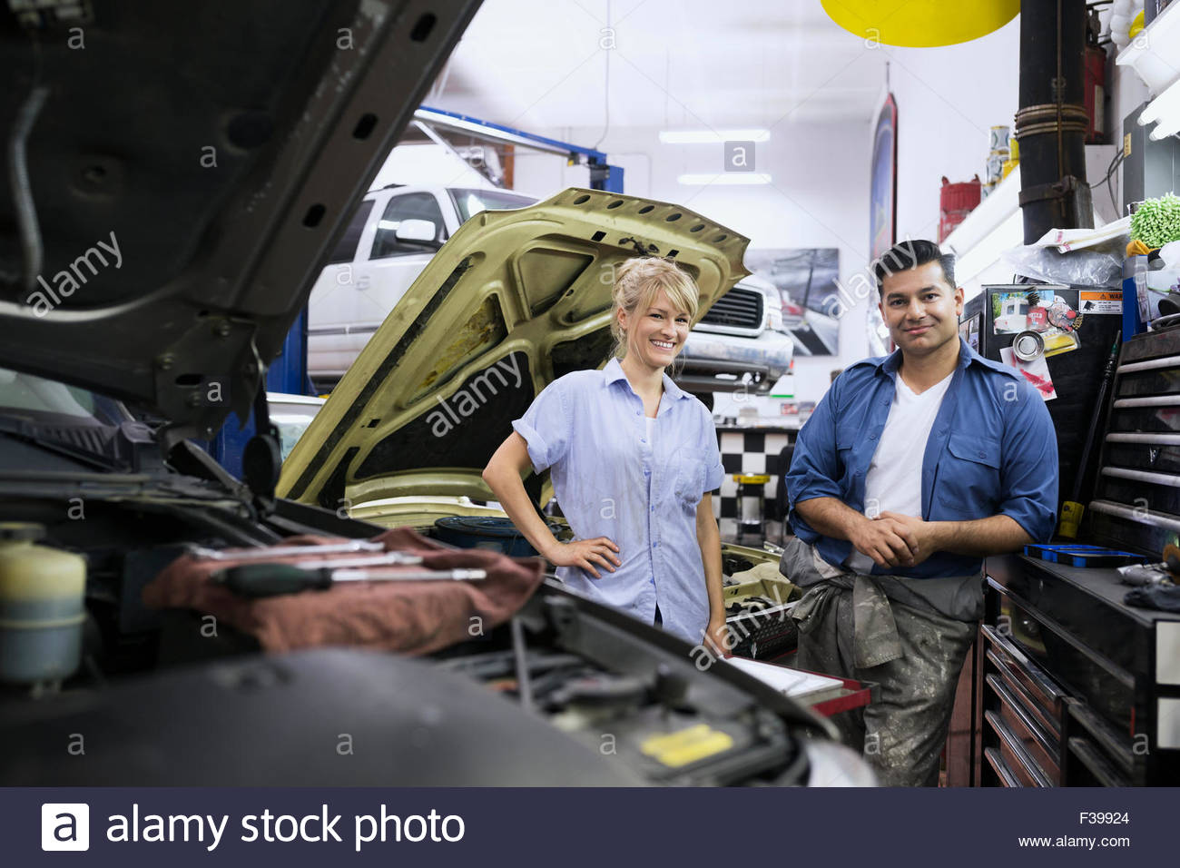 Mechanic portrait color background hi-res stock photography and images ...