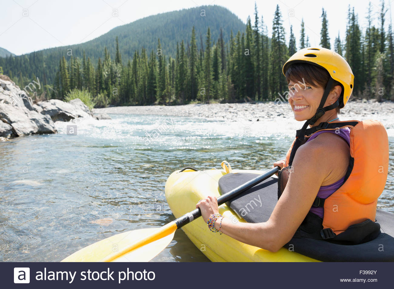 Woman kayaking hi-res stock photography and images - Alamy