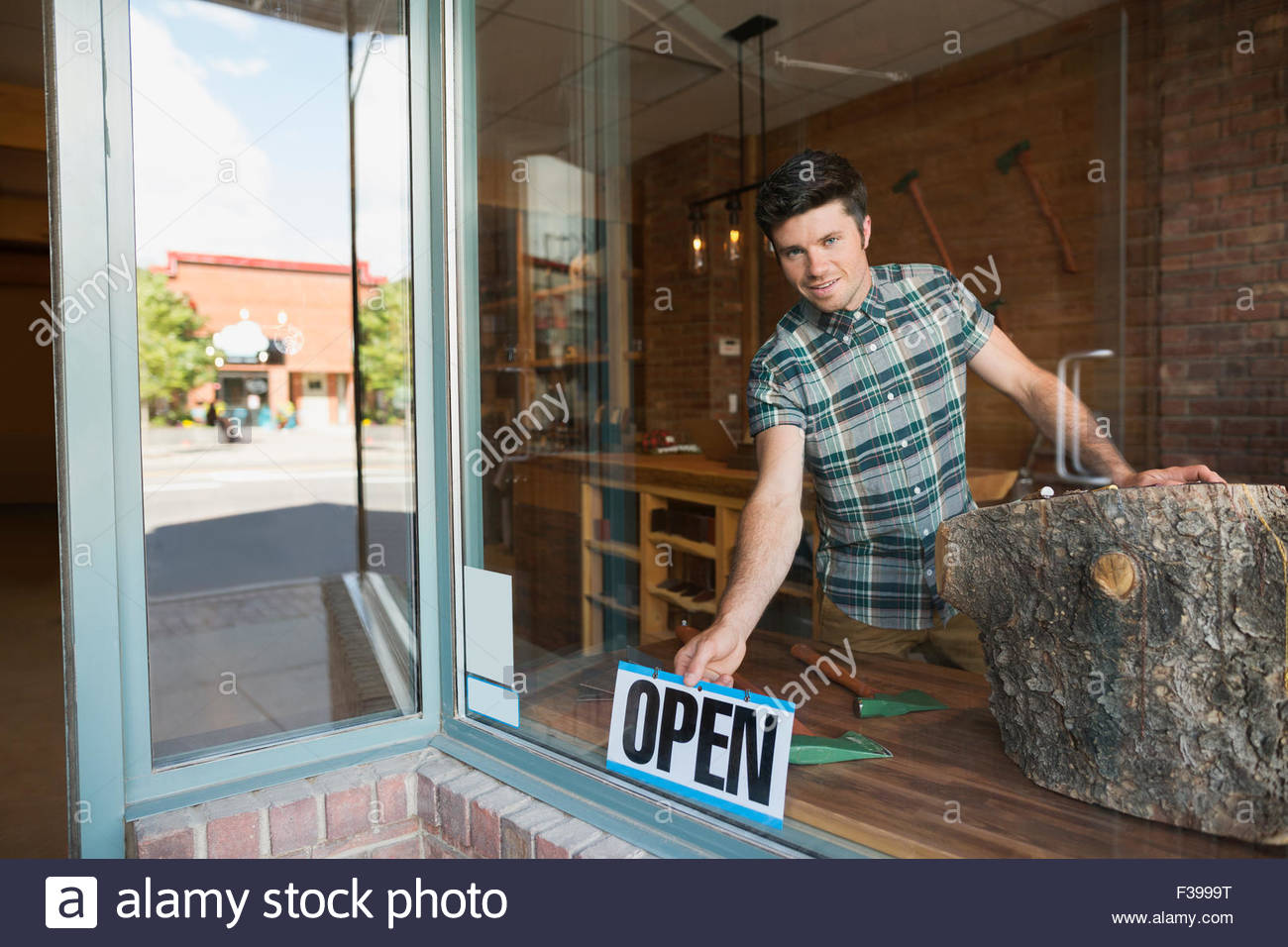 Plaid sign hi-res stock photography and images - Alamy