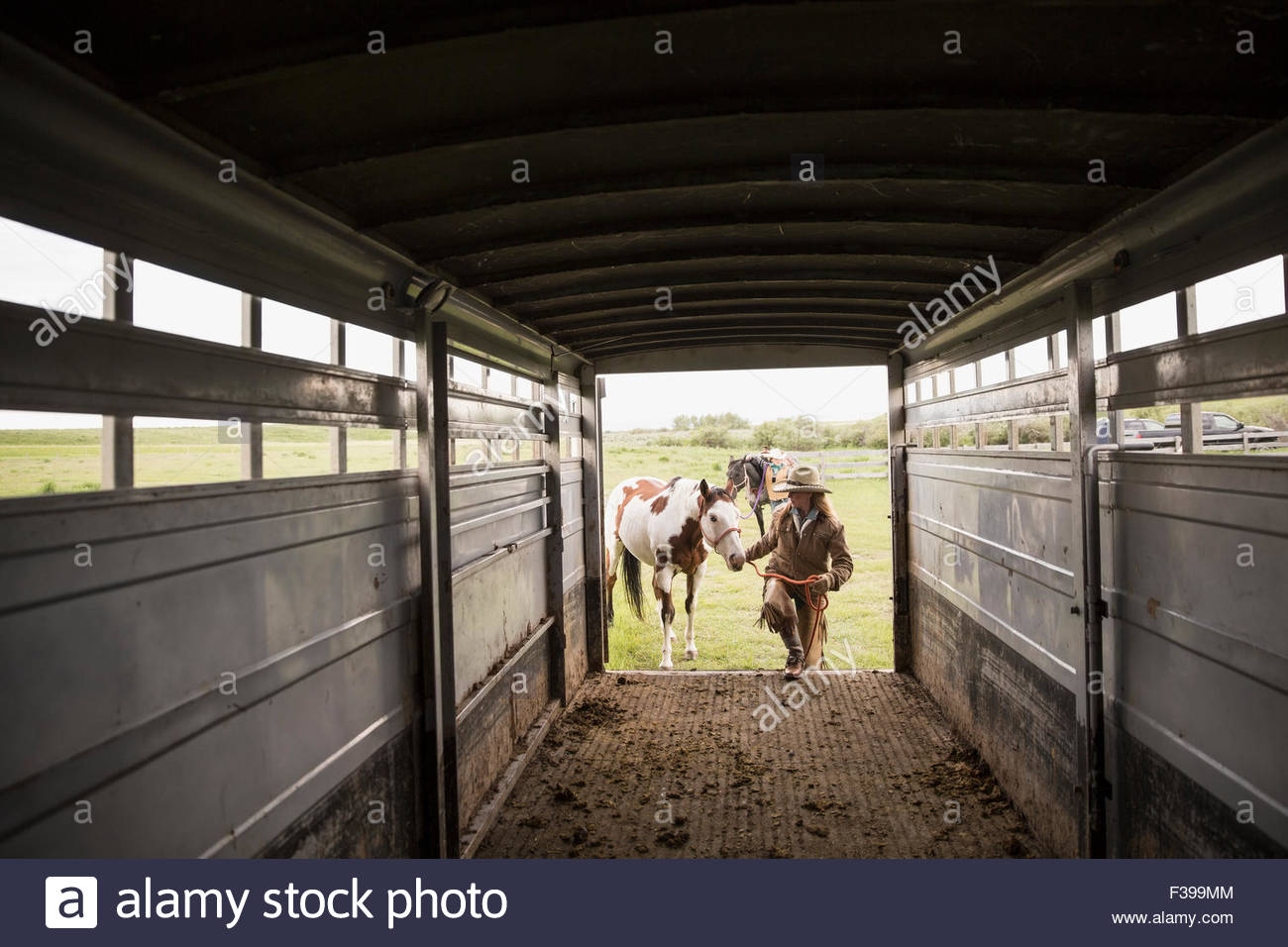 Loading trailer hi-res stock photography and images - Alamy