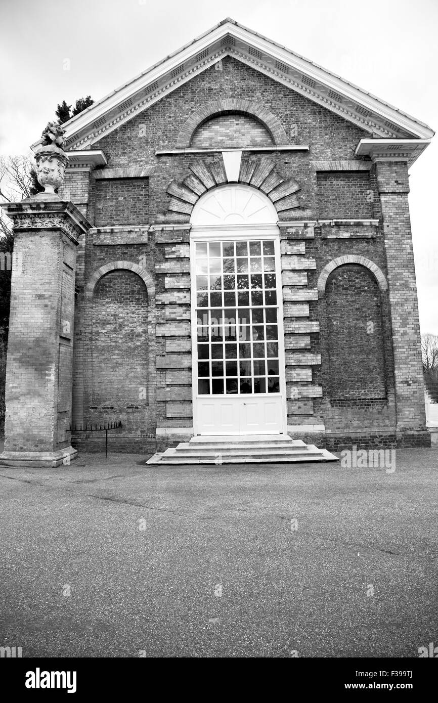 old architecture in england london europe wall and history Stock Photo ...