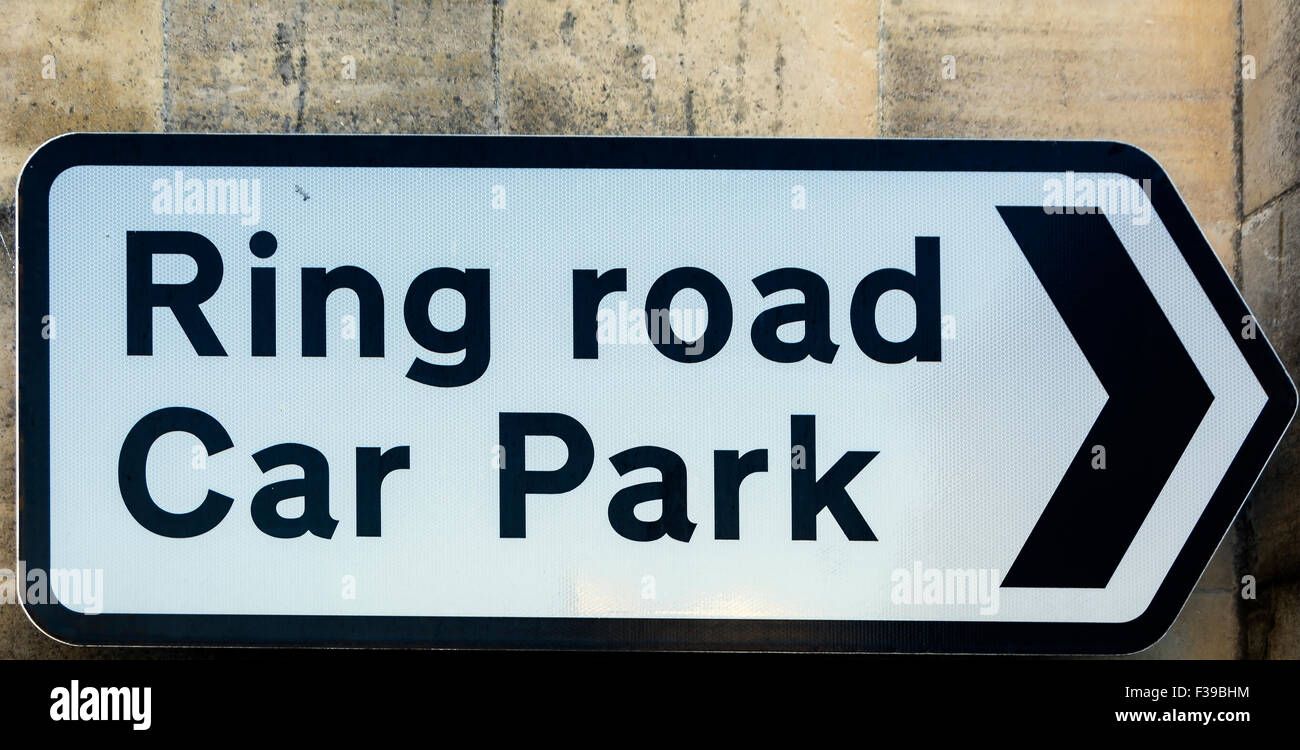 Ring road sign hi-res stock photography and images - Alamy