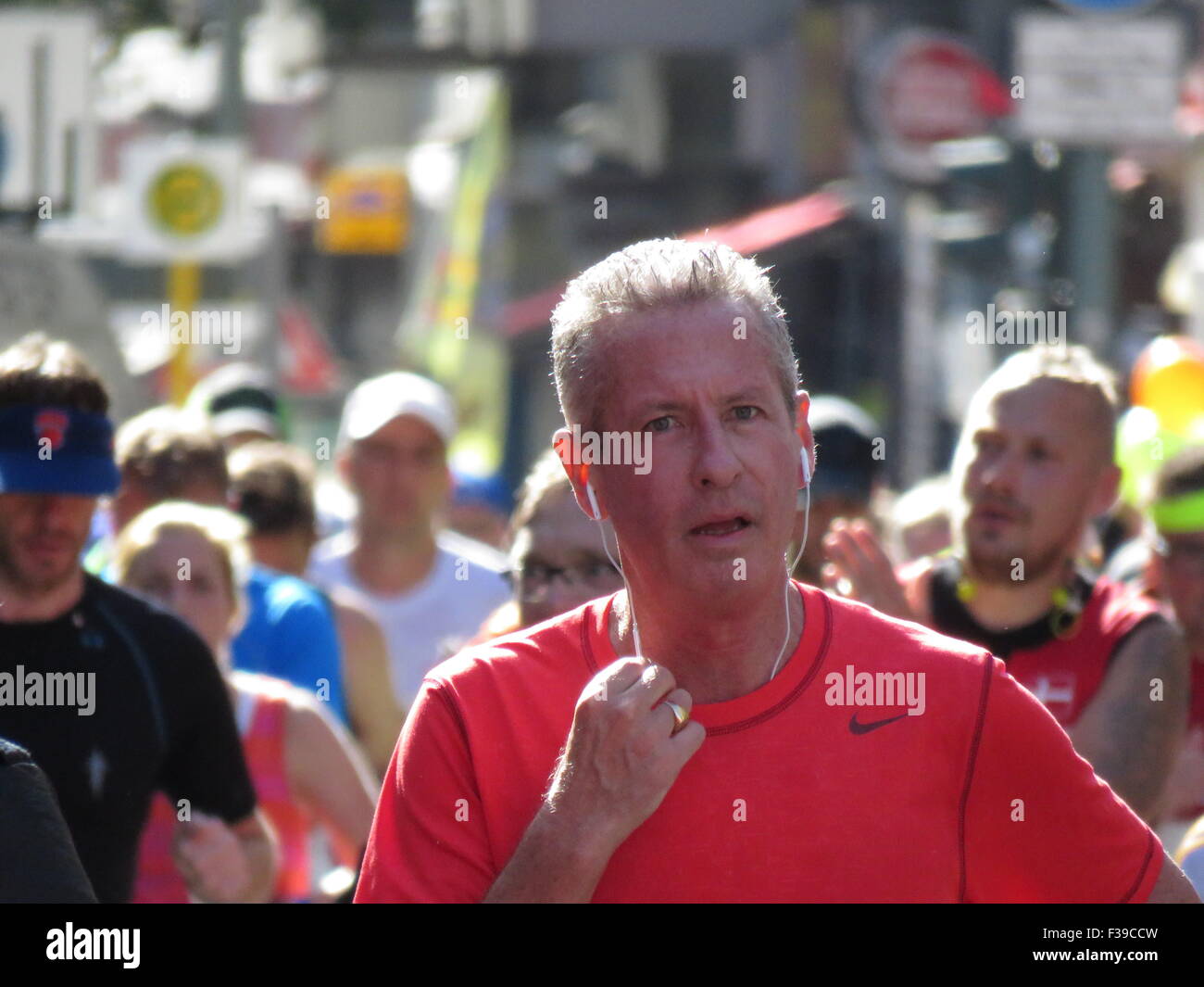 2015 BMW Berlin Marathon – international runners, cheering crowds ...