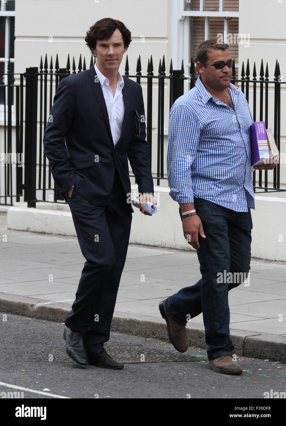 Benedict Cumberbatch seen filming scenes for Sherlock in London Stock ...