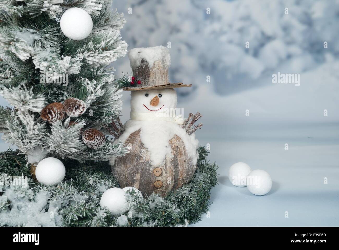 Snowperson hi-res stock photography and images - Alamy