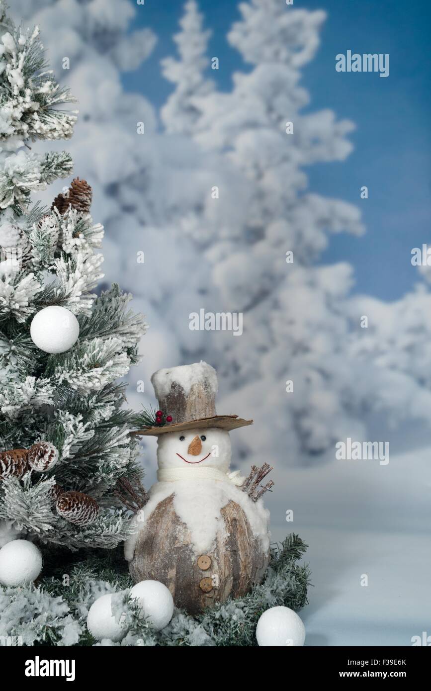 Seasonal snowman artwork hi-res stock photography and images - Alamy