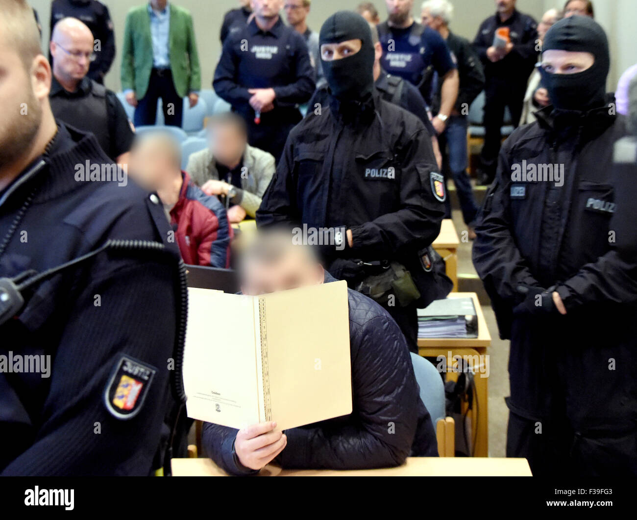Officers of the Special Operations Command (SEK) of the German state ...