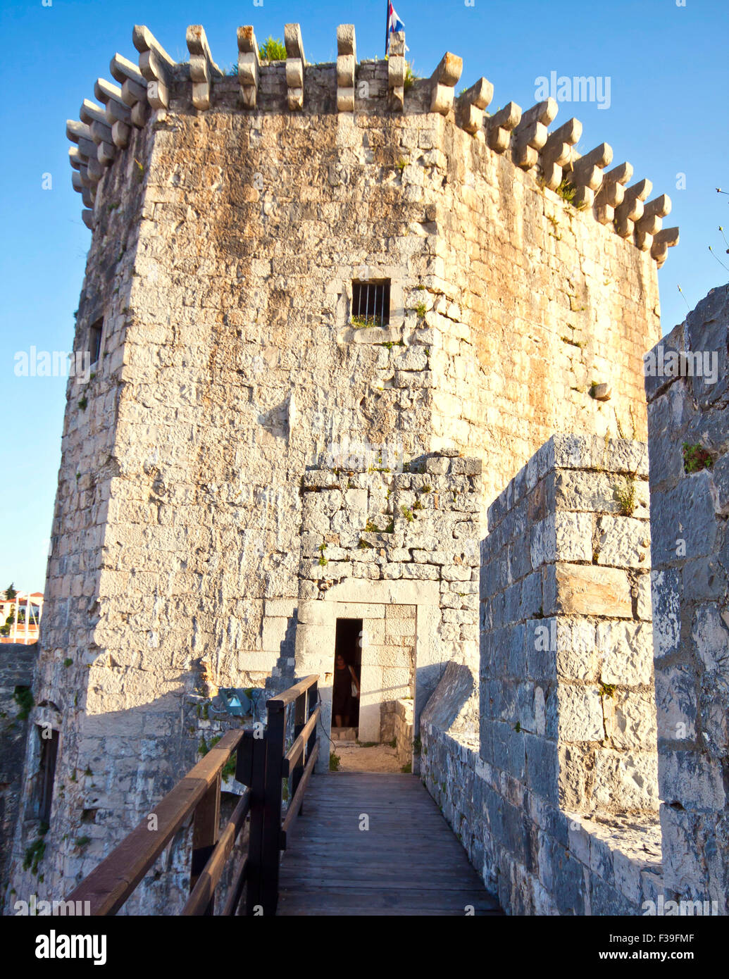 Medieval tower of Kamerlengo castle in Trogir Stock Photo - Alamy