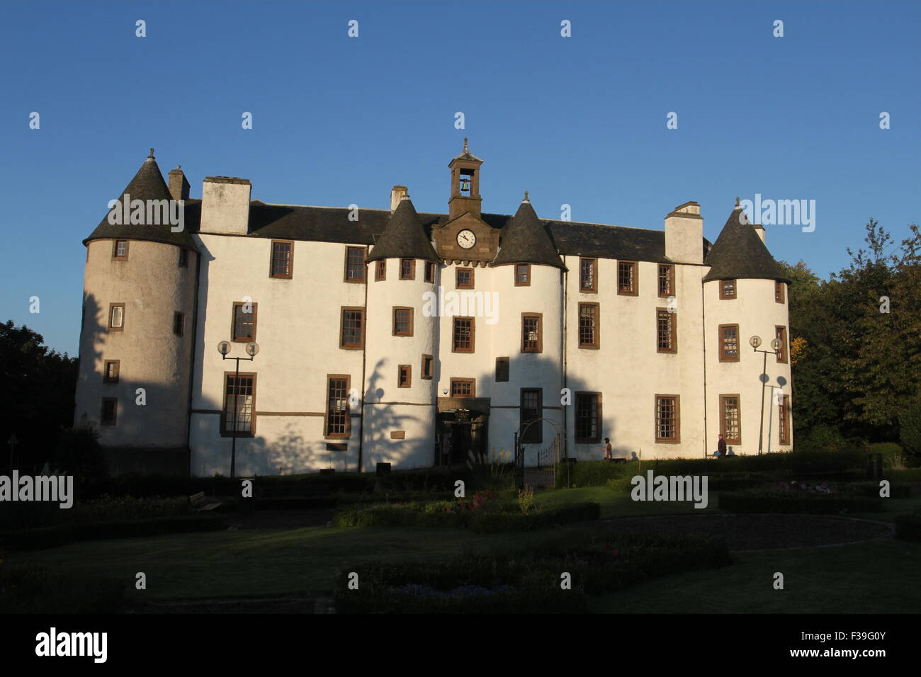 Dudhope castle hi-res stock photography and images - Alamy