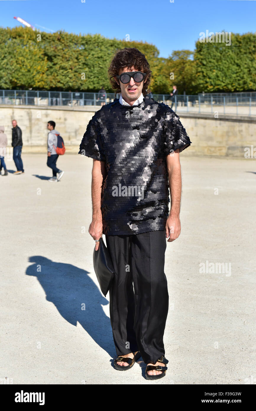 Manos Samartzis posing outside of the Maison Margiela runway show ...